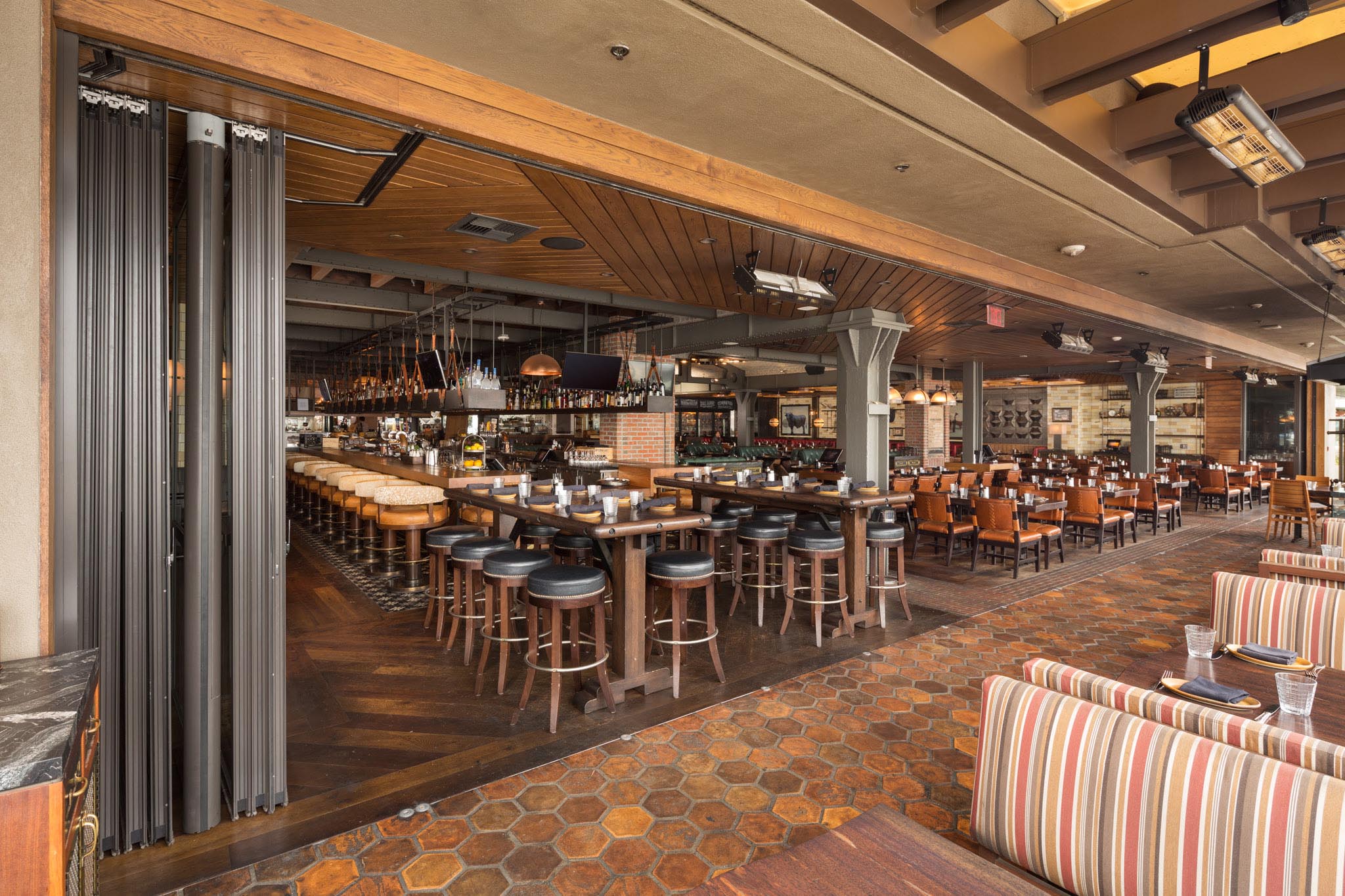 Commercial Design: How to Maximize Restaurant Spaces | NanaWall