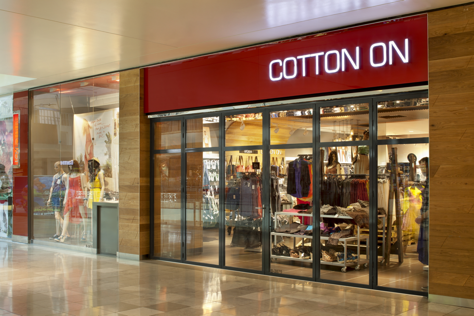 Storefront Glass Doors: Where the Customer Experience Begins | NanaWall Storefront Glass Doors: Where the Customer Experience Begins | NanaWall
